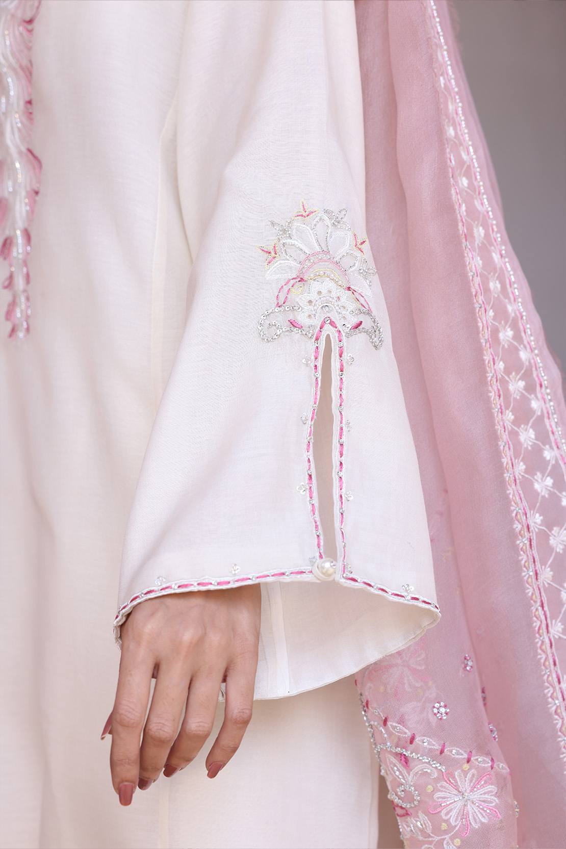 Alyaa – Niarapk.com